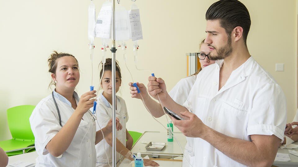 Assistant/Assistante en soins et santé communautaire (ASSC) CFC